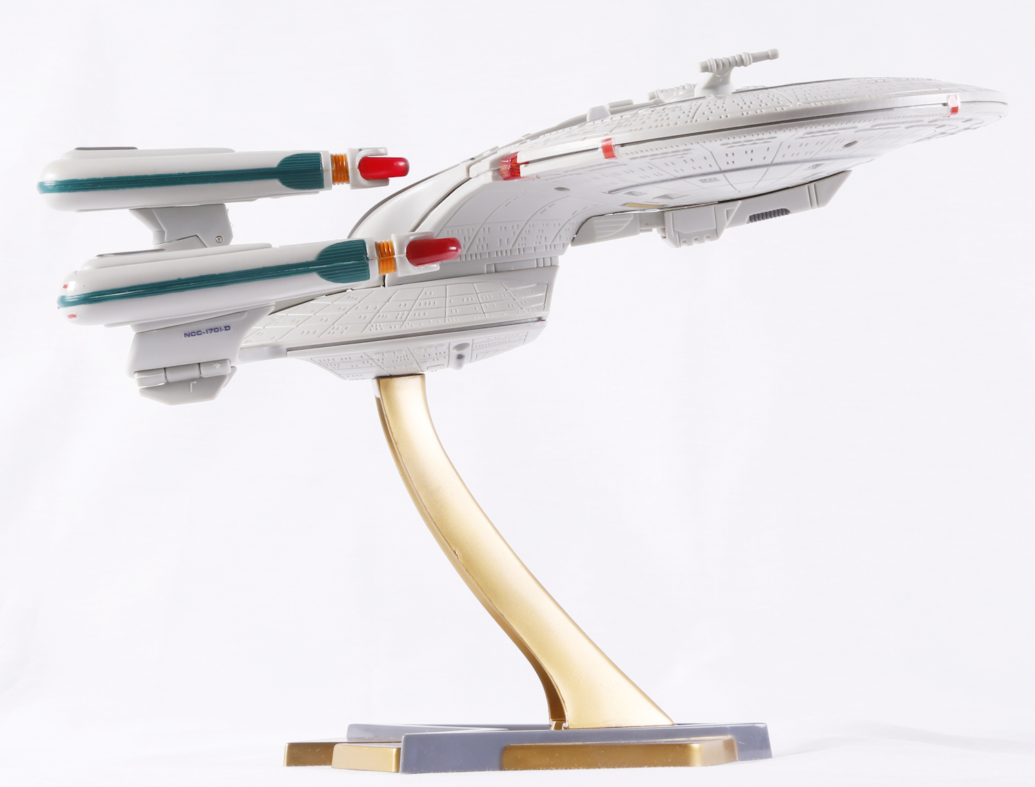 The Trek Collective: Triple Tri-nacelle Enterprise-D Review