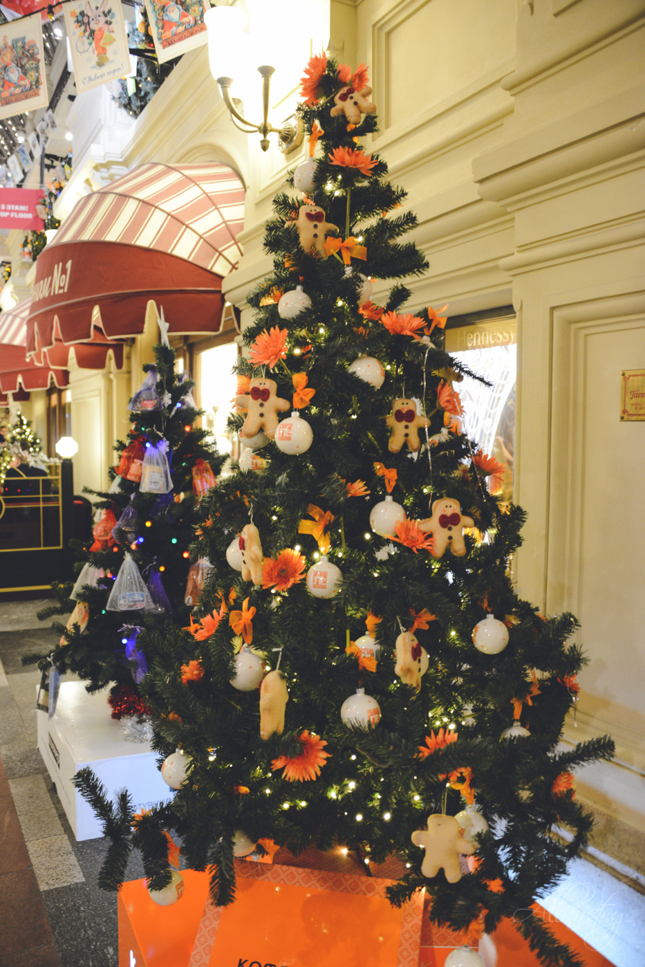 Flashback: Designers Christmas Trees in GUM | Allanstey