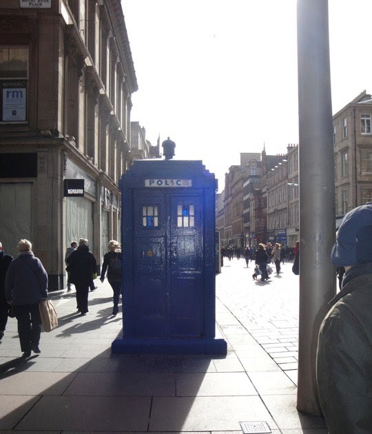 La Atalaya Nocturna: Tardis en Glasgow