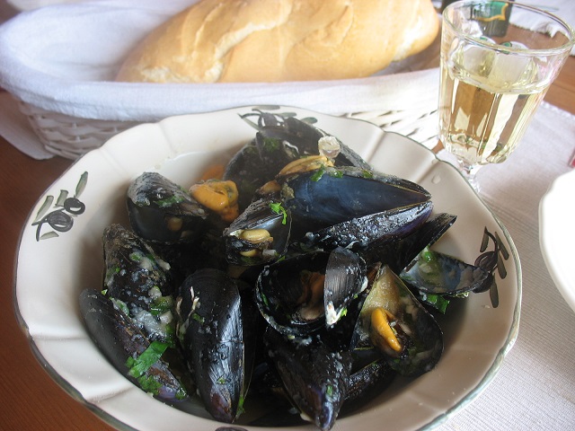 živakuha: Pedoči na buzari