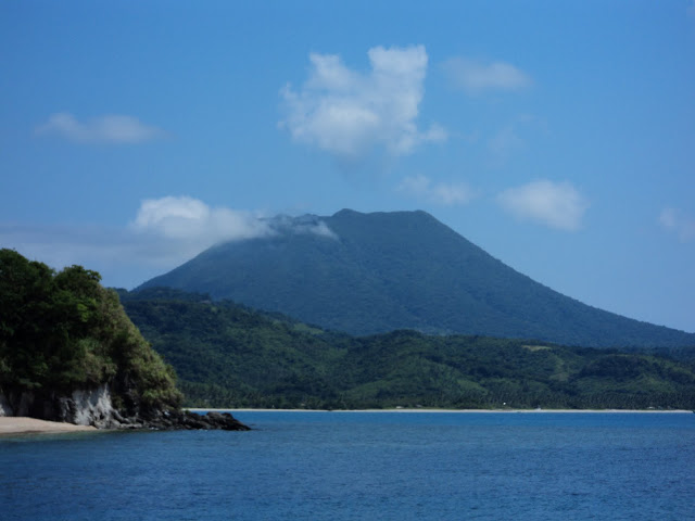 CALAYAN ISLAND: BEACHES OF CALAYAN ISLAND