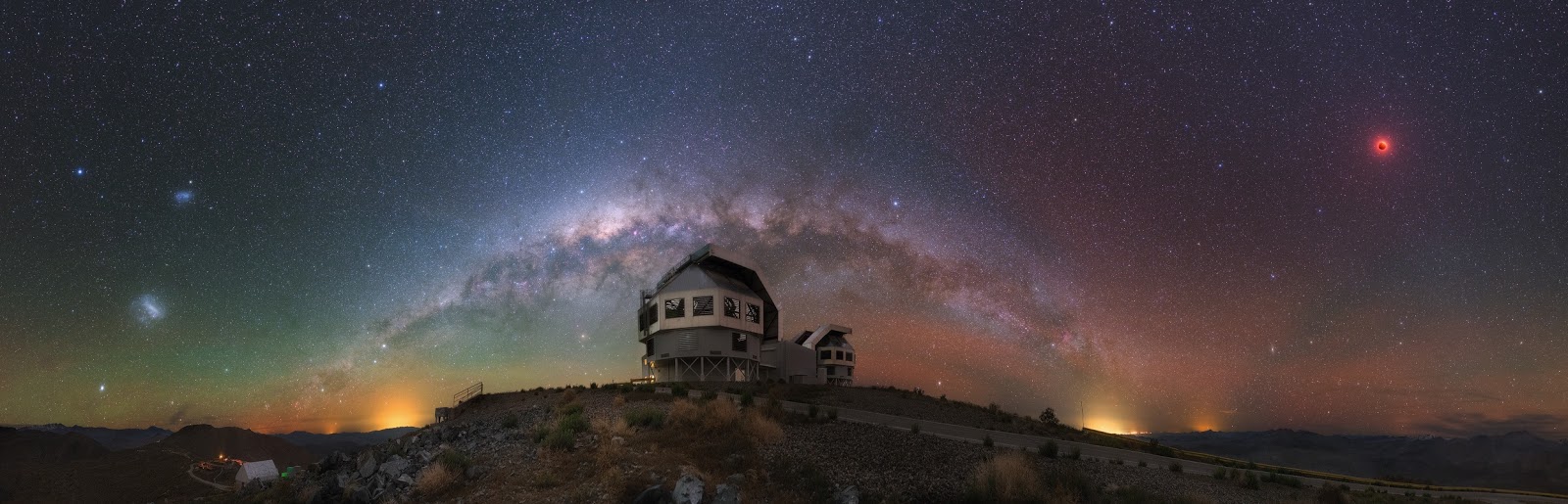 The Milky Way Galaxy and Total Lunar Eclipse | Earth Blog