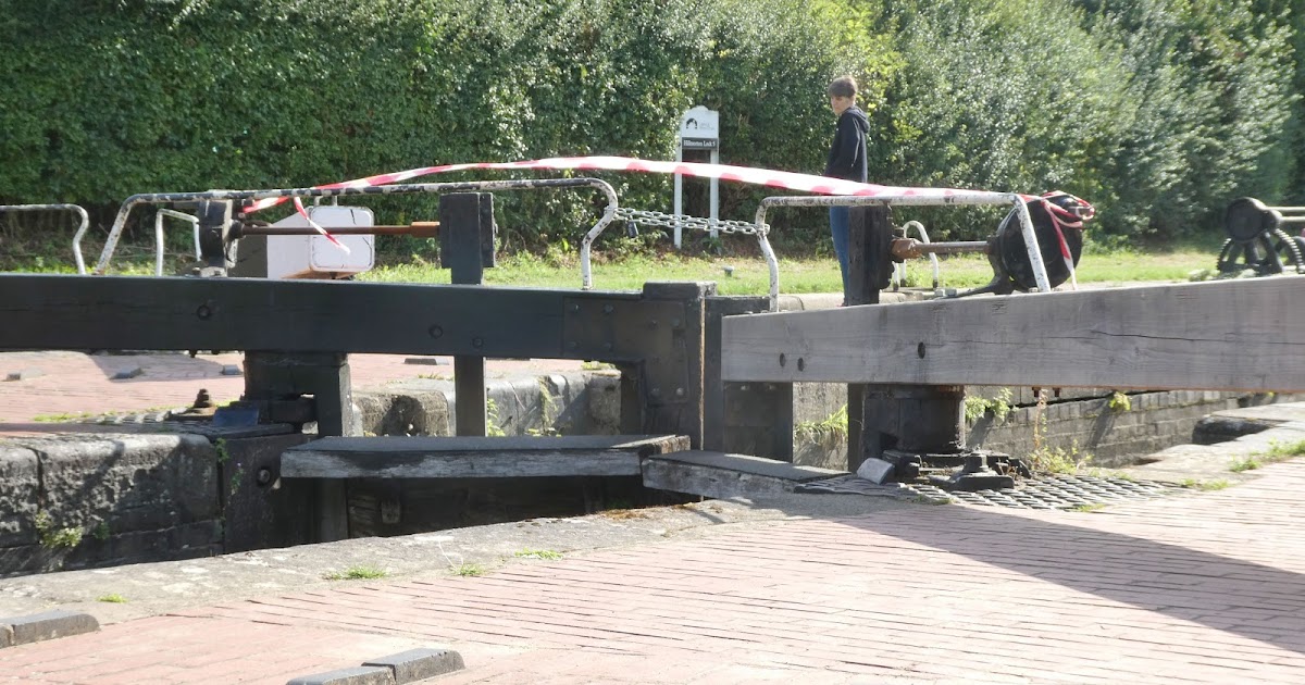 and Millie makes three: Dunchurch Pools Marina (North Oxford Canal ...