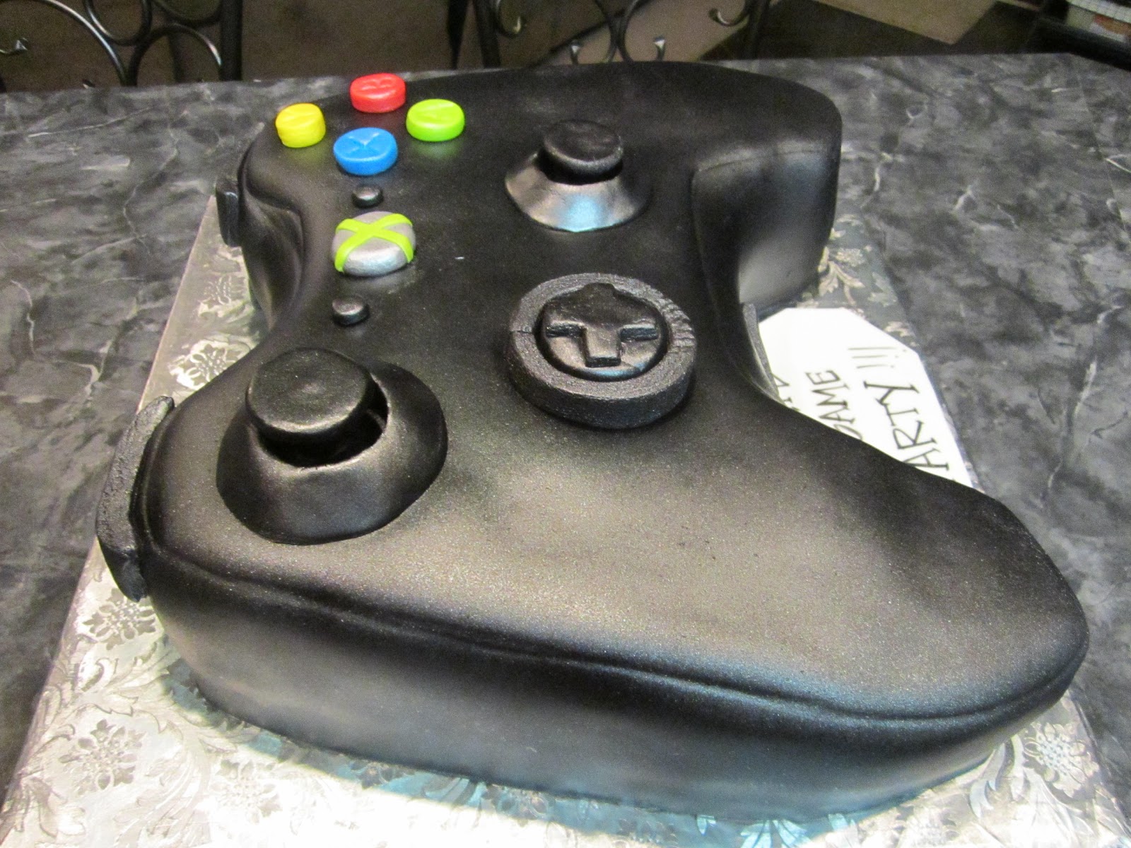 MyMoniCakes: Black Xbox Controller Cake