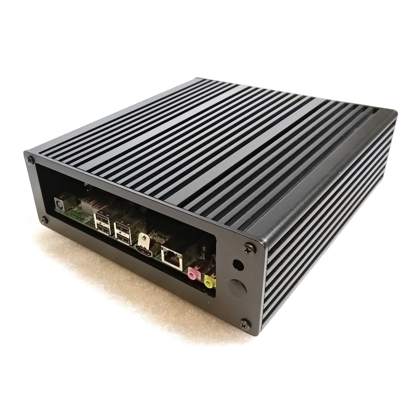 FanlessTech: M66 fanless HTPC chassis