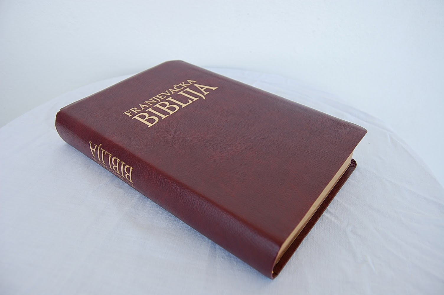 Bookviewers: Franjevačka Biblija / Franciscan Bible