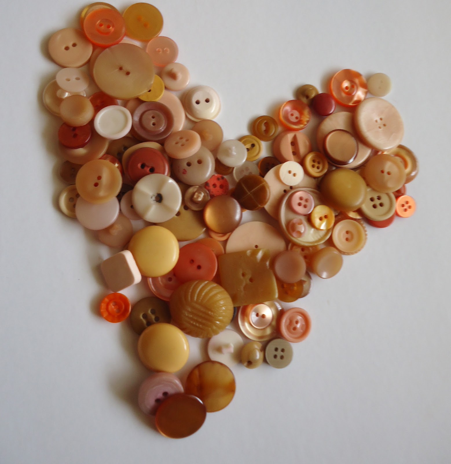 Crafter on a Budget: Buttons, Buttons and More Buttons... and a Vintage ...