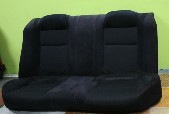 Dingz Garage: Rear Seat Recaro Integra DB8