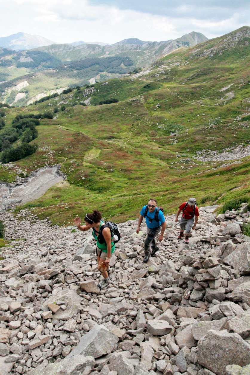 montagnatore: Monte Rondinaio, anello dal Lago Santo per lago Turchino ...