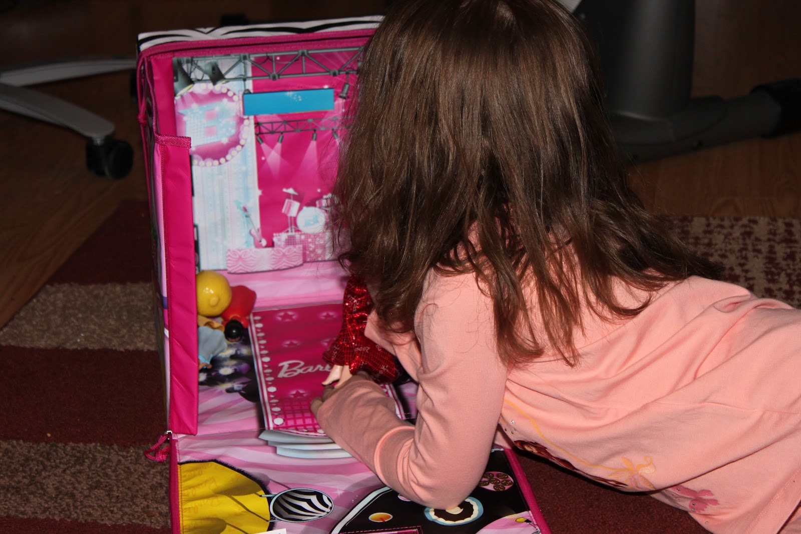 Susan's Disney Family: Barbie Zip Bin Toy Box & Play mat from Neat-Oh