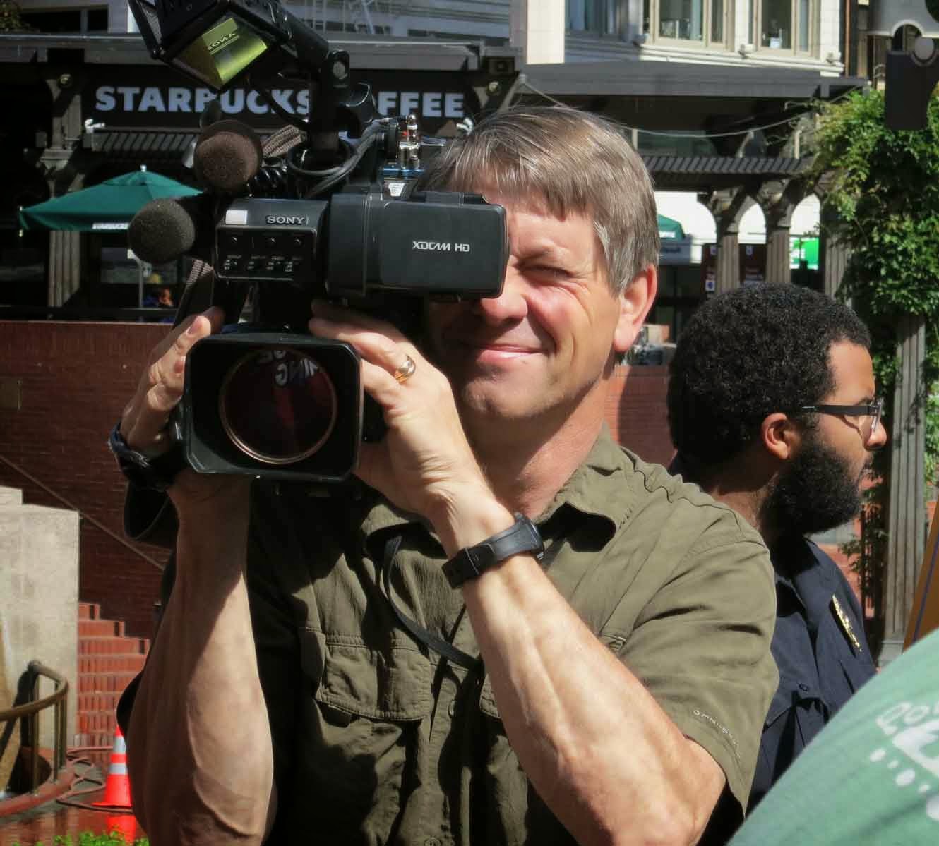 The ZehnKatzen Times: [pdx_TV] A Look In To KGW's Studio On the Square ...