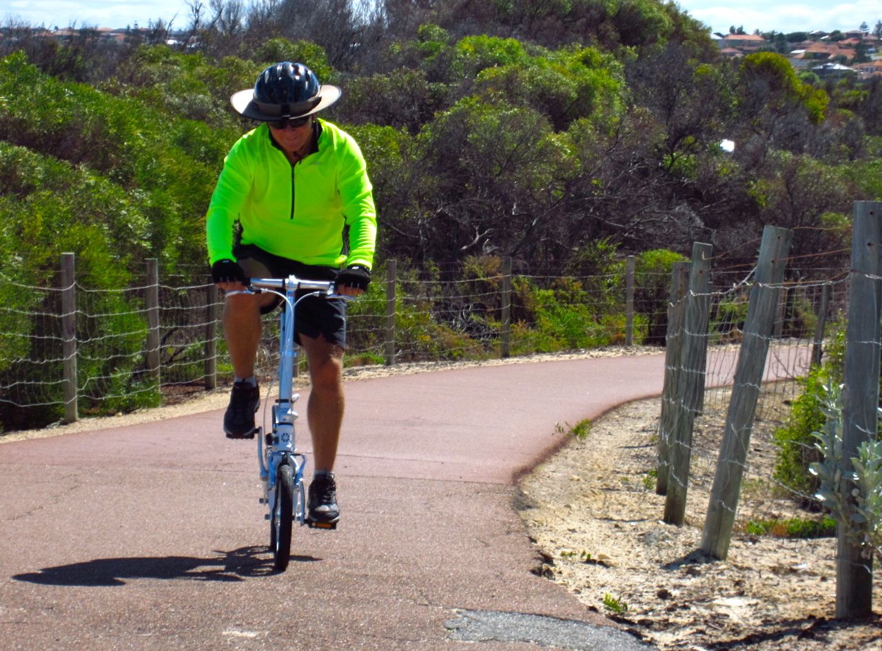 Love the Fold: An Easter Bicycle - the Dahon Dove