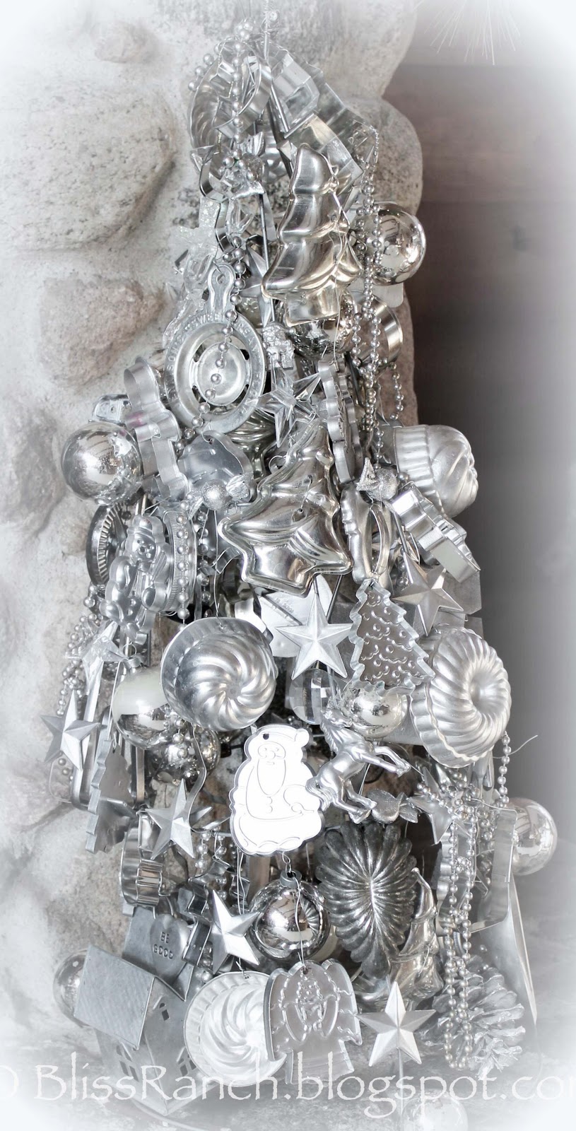 Bliss Ranch: Tomato Cage Christmas Tree