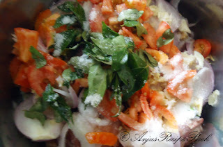 Anju's Recipe Book: Pidi (Kozhakatta/ Rice dumpling) and Chicken Curry