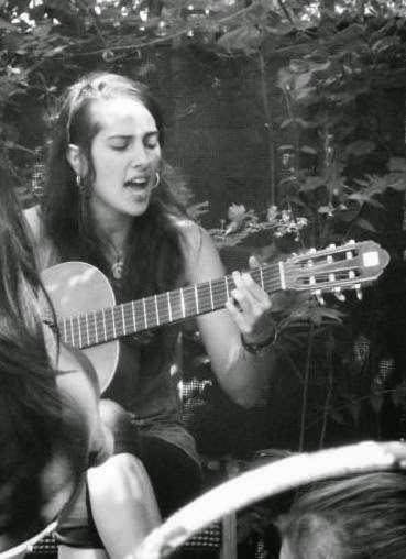 EL HOMBRE PERCHA: Entrevista a Lua sin Pua (Cantautora)