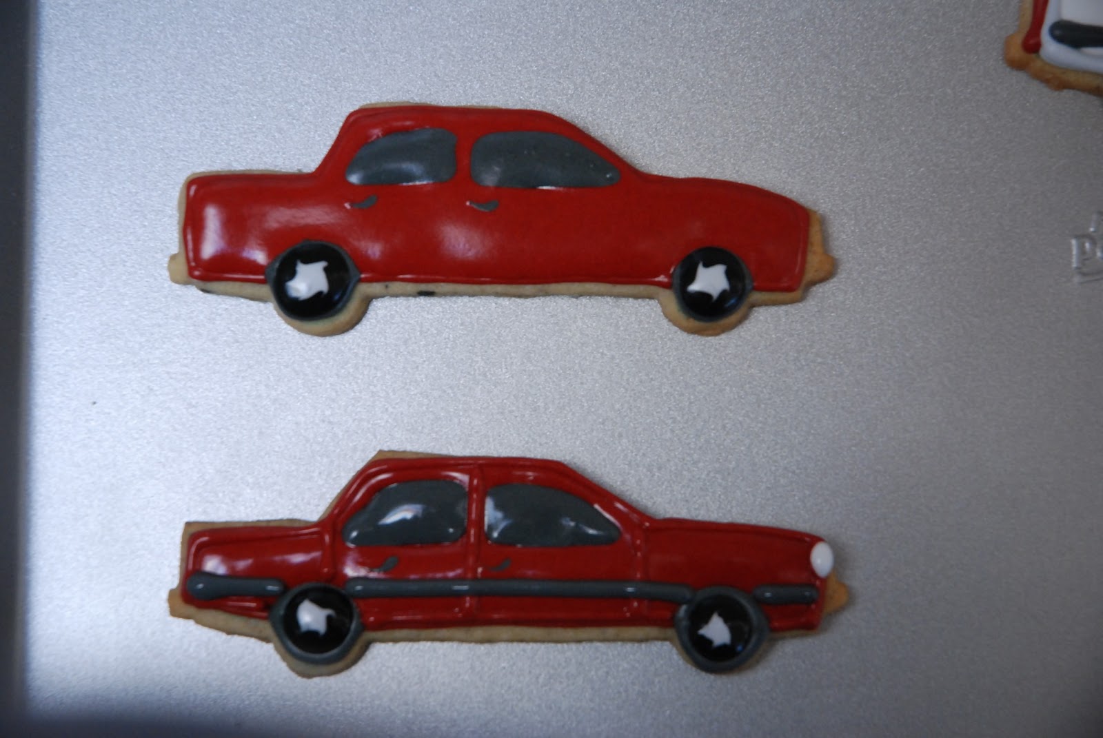 Karen Anne Cakes: Volvo auto koekjes how to, Baby let's cruise!