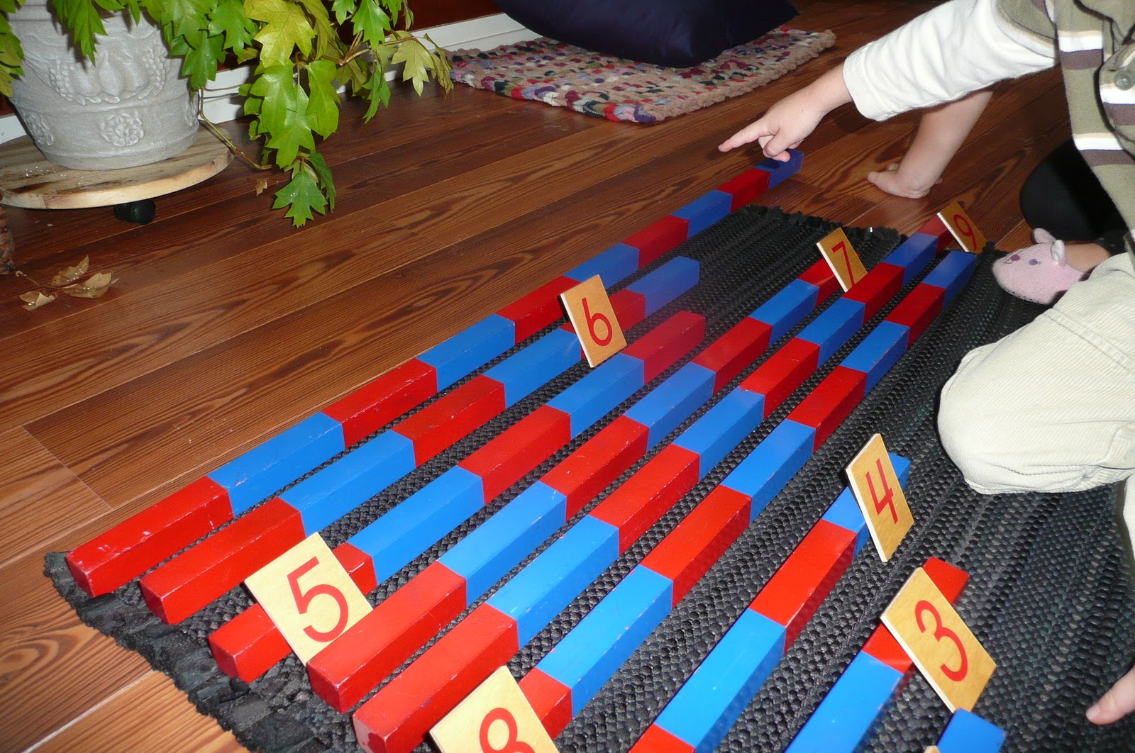 Montessori Teachings: Math: Matching Quantity and Symbol