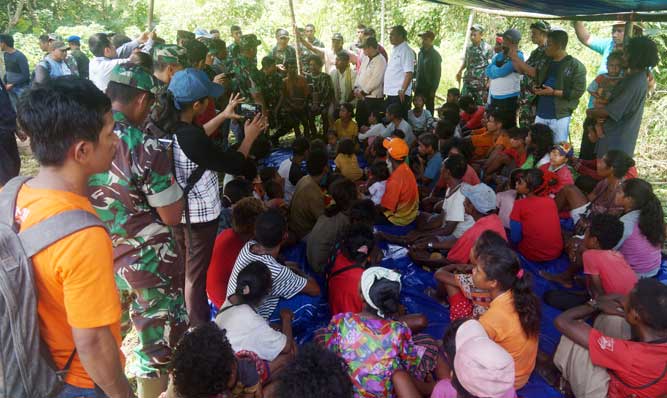 Suku Terasing Terdampak Kelaparan Di Seram Terima Bantuan - Maluku Post
