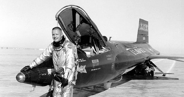Neil Armstrong dies at 82 | SANCTE PATER