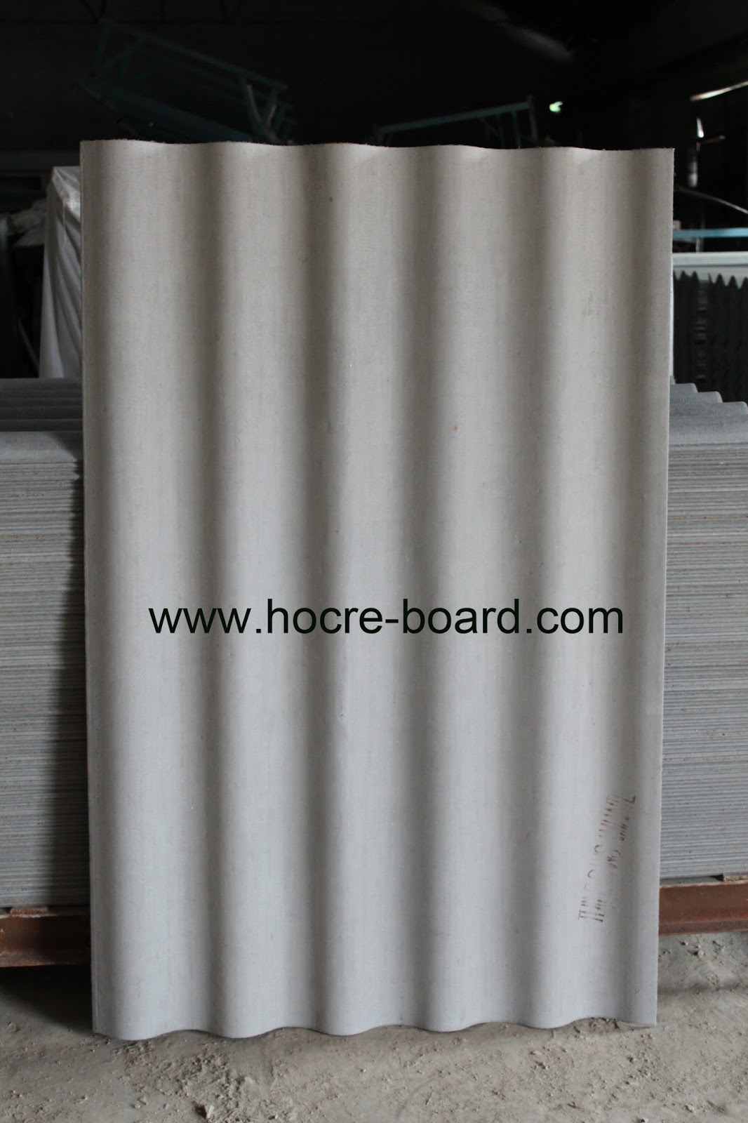 Hocreboard Building Materials: Plaque fibro ciment grise 152 x 92 cm