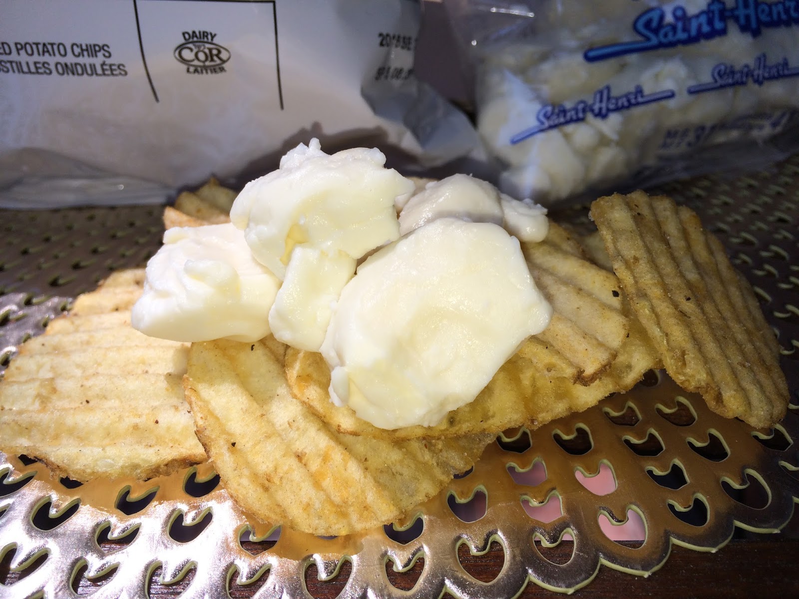 Fromage en grain: Poutine sèche - premier essai