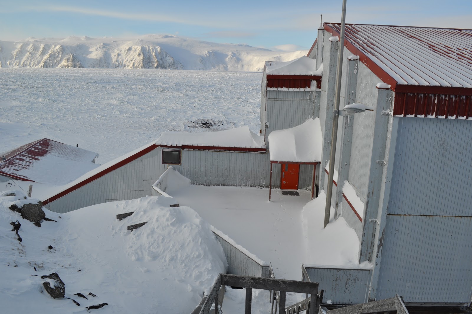 ¶ snow & mist: island living. valentine's day. oogruk!