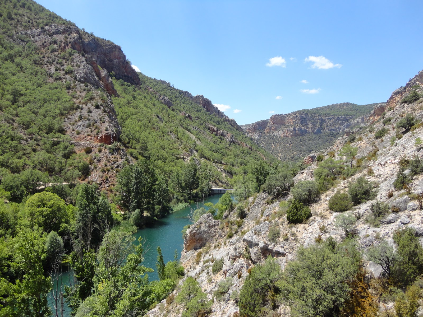 LA PRESA Y EL MANANTIAL DEL CAMPILLO (-AT-)