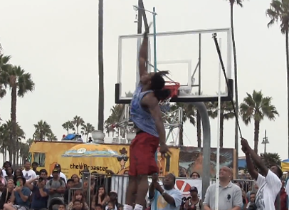 BASKET A TODO RITMO: "TOUCHING TOP OF BACKBOARD"