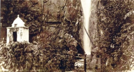 Saratha Devi: Arulmigu Bala Thandayuthapani Hilltop Waterfall temple ...