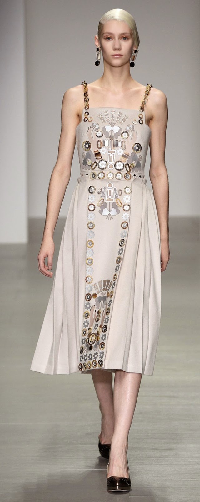 Metropolitan Musings: Designer to Know: Holly Fulton