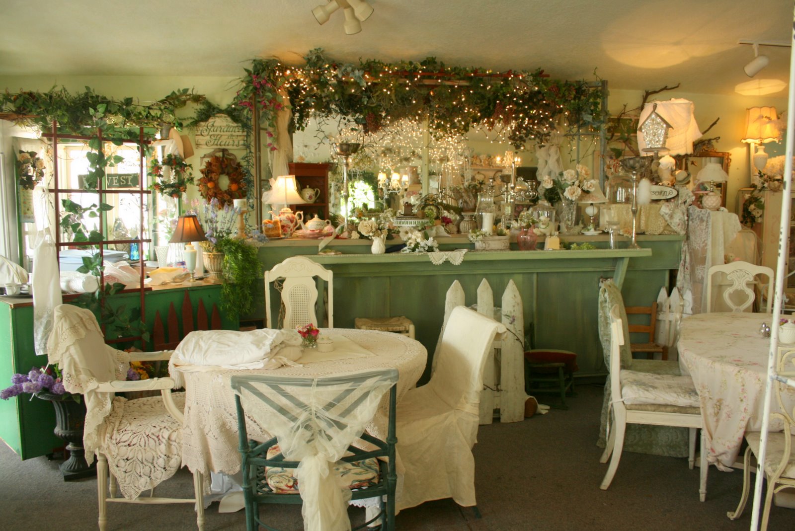 Aiken House & Gardens: Most Romantic Tea Room Ever!