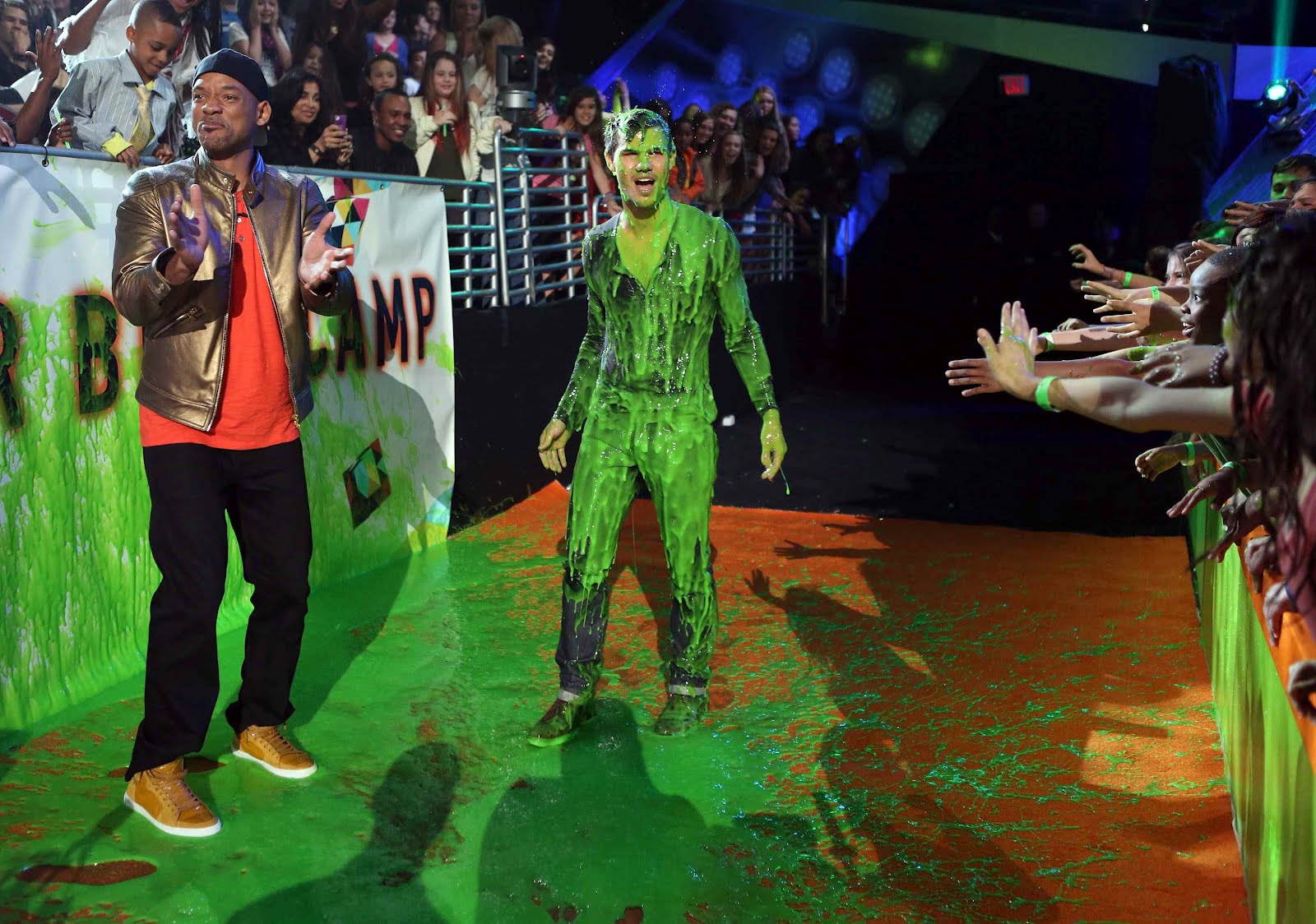 Justin Bieber Gets Slimed At 2012 Nickelodeon KCAs!