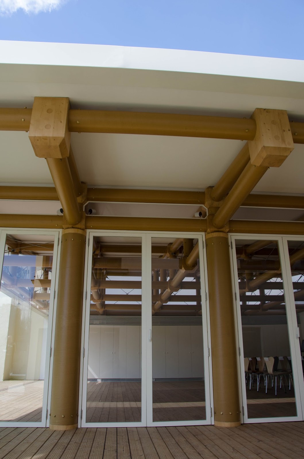 ARQUITECTITIS: Inside Shigeru Ban's Paper Pavilion. Madrid-Spain