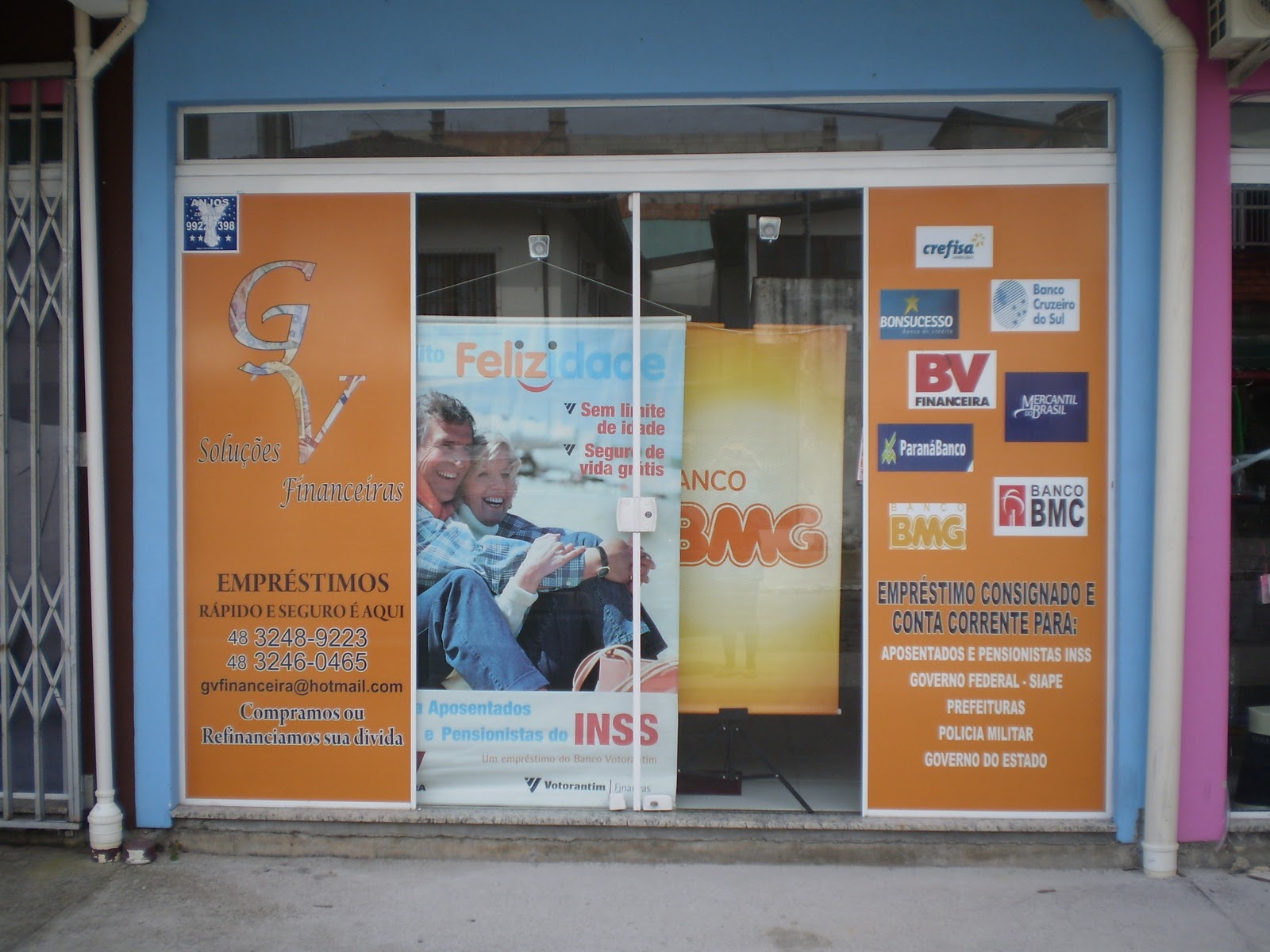 ALP DESIGNER EM ADESIVOS: Plotagem Vitrine Banco GV -Palhoça