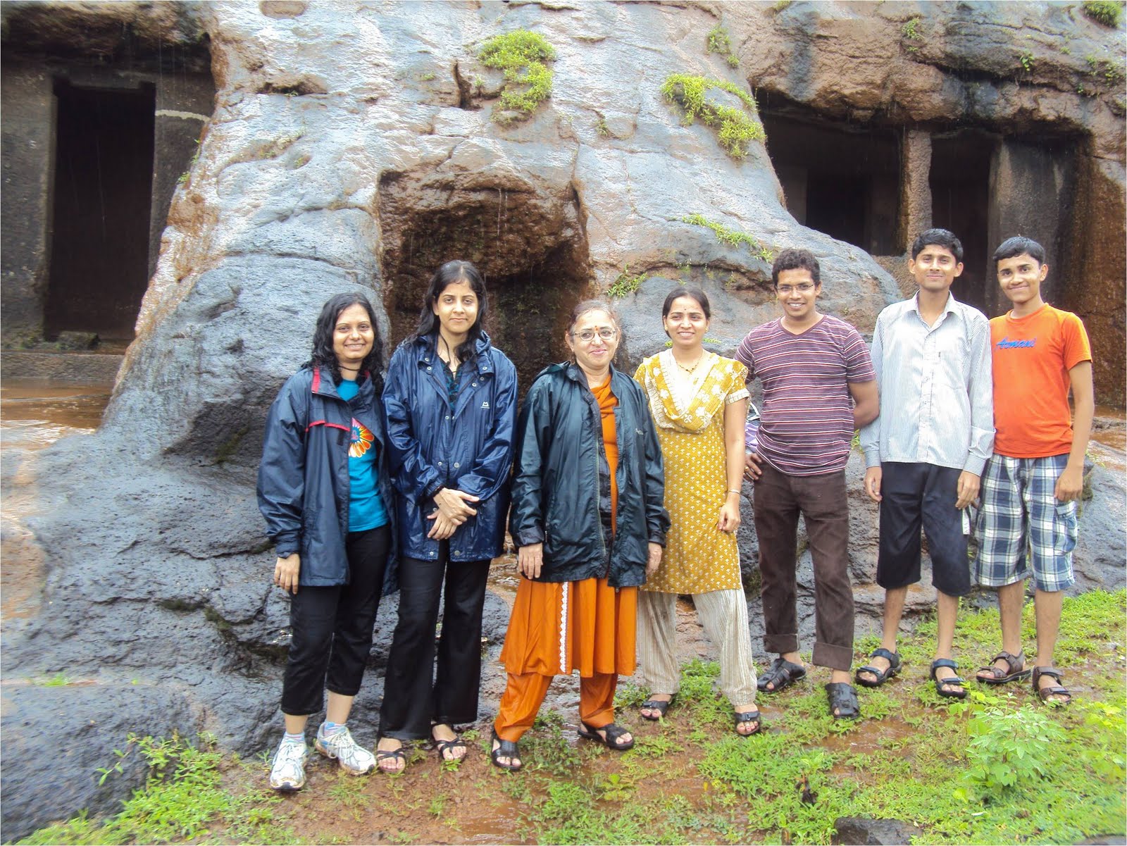 पाऊलवाटा: Talgad fort and Kuda- Mandad caves