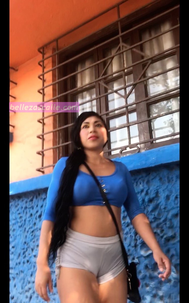 Sexy Chica Con Shorts Apretados Marcando Todo Mujeres Bellas En La Calle