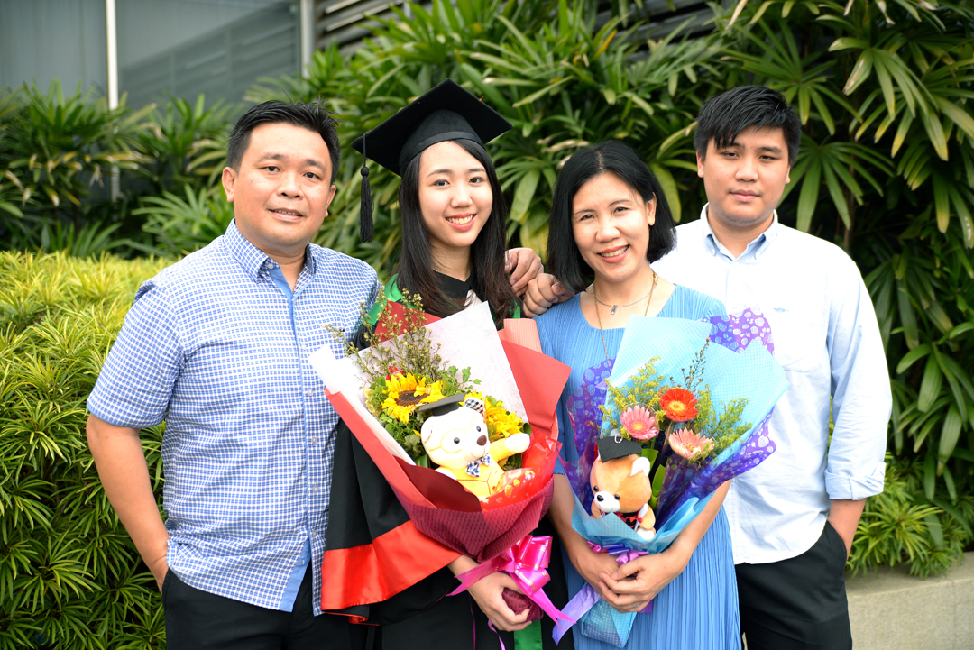 Flame Graduation Photography Studio: (57) Affordable Graduation ...