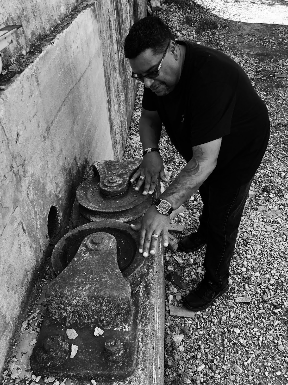 MATT WARREN REVIEW - Muzique Magazine