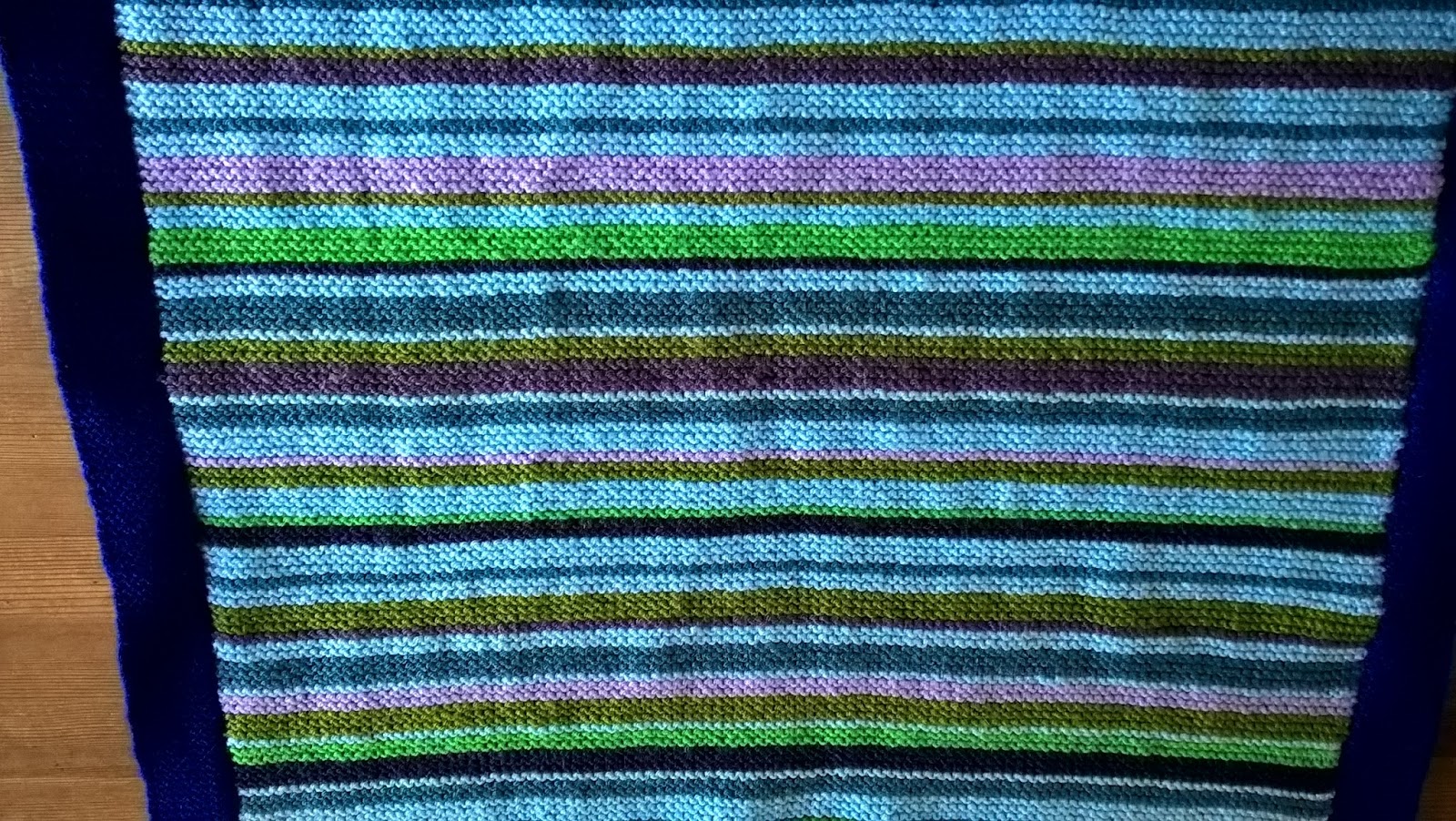 The Frugal Knit-Wit: What's the Knit-Wit Knitting?