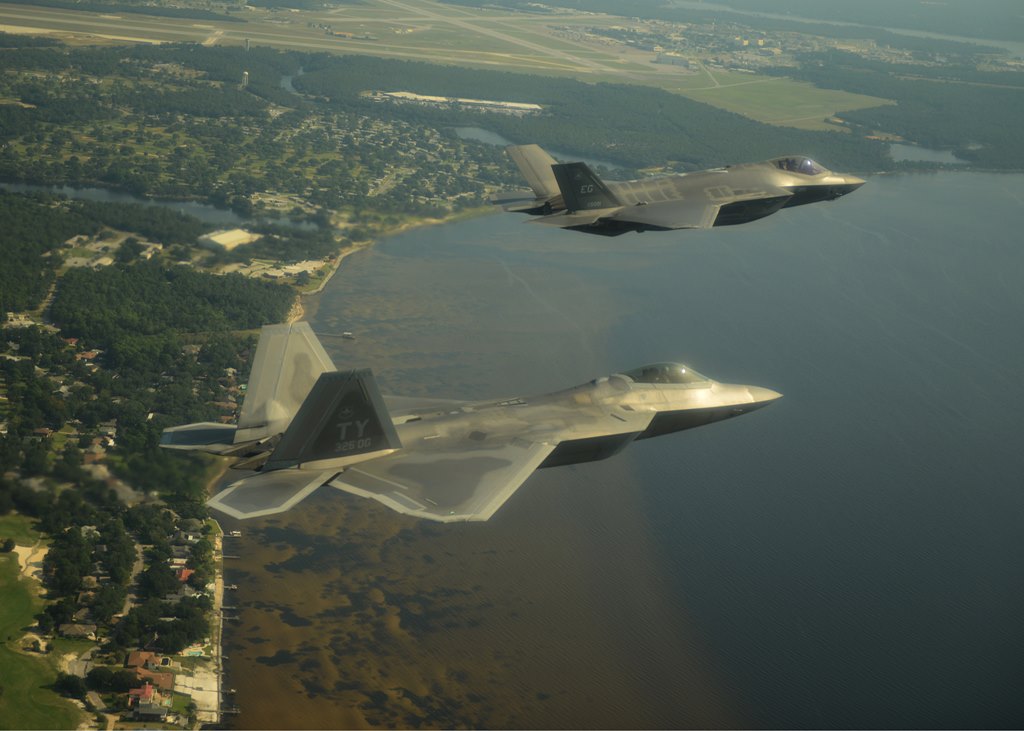 F22 AND F35 WERE DESIGNED TO WORK TOGETHER - Blog Before Flight ...