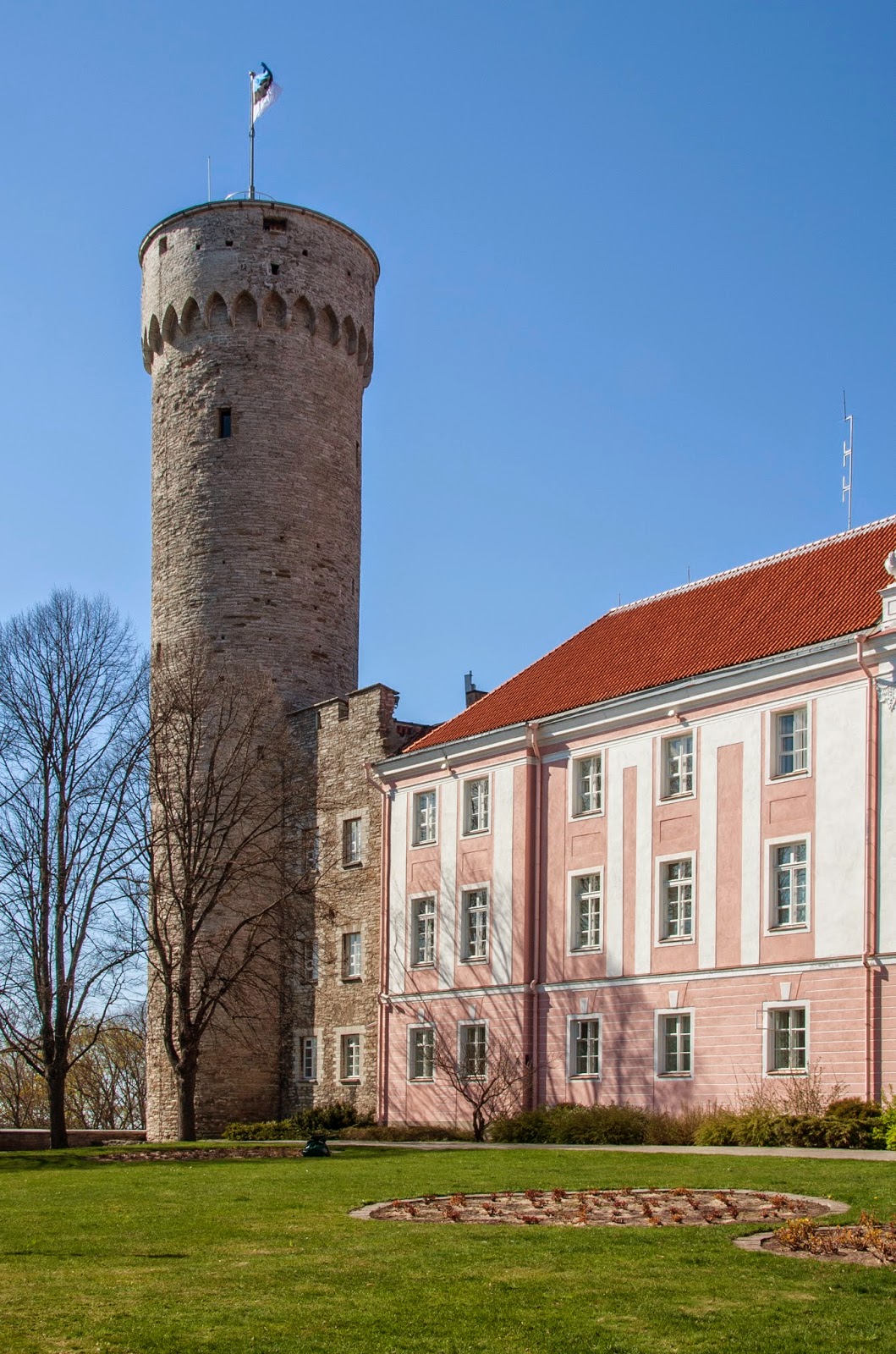 TALLINN PHOTO: Toompea Castle