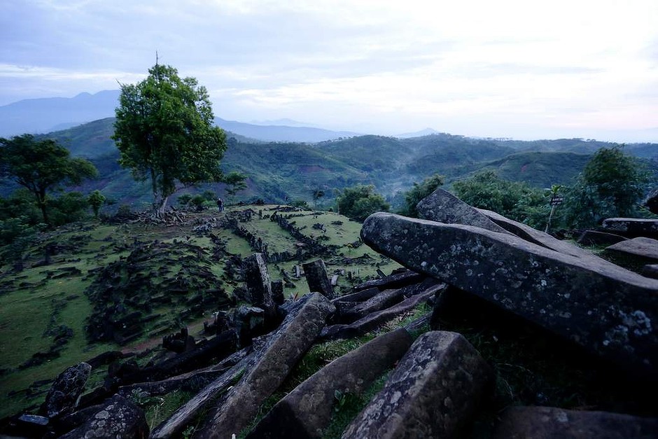 8 Mysterious Facts about Gunung Padang that Will Make you Want to Dig ...