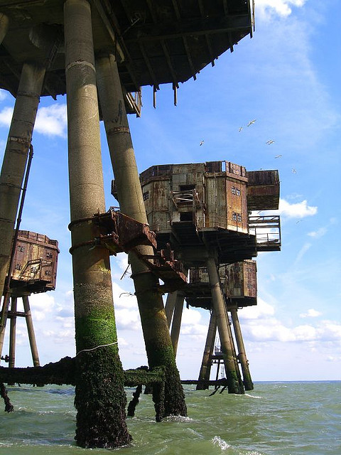 The Thames Sea Forts - From War Machines to Eco Warriors ~ Kuriositas