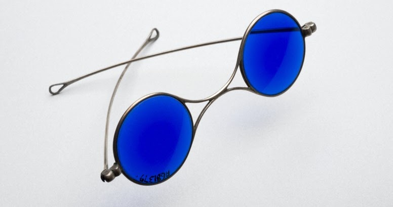 Hue Angles: Nuances of Blue Vision