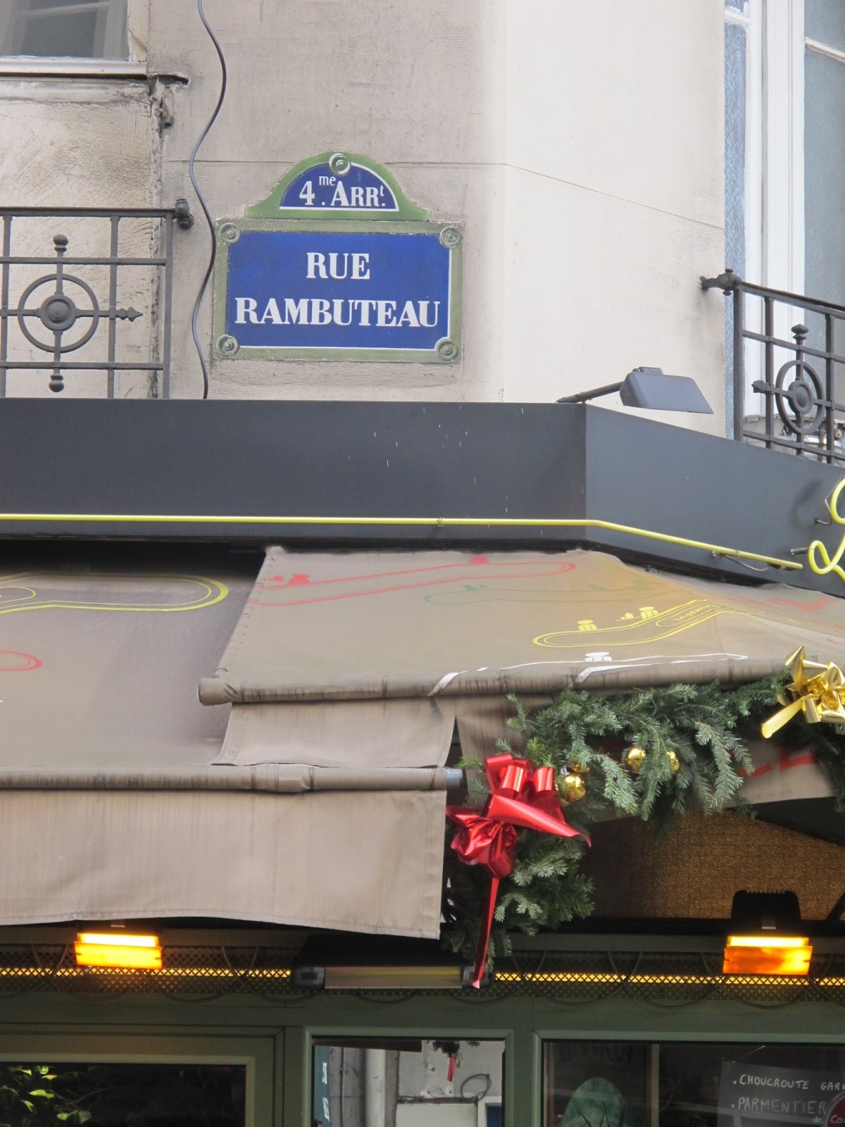 LES MERVEILLES DE DANIELLE: Rue Rambuteau... Et le beau film de Carlos ...