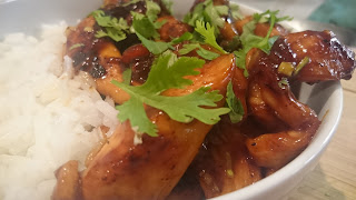 THE HITCHCOOK: POLLO CHIFLADO CON SALSA DE NARANJA PICANTE