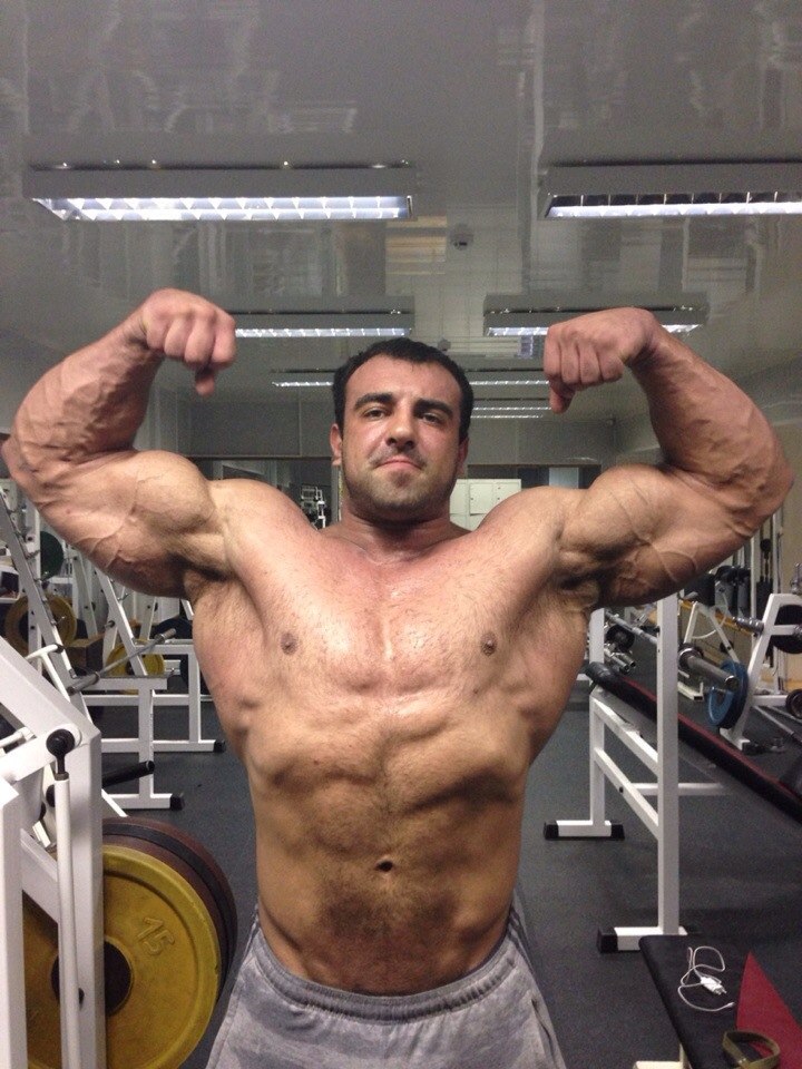 Muscle Lover: Giant amateur bodybuilder Andrey Shmigirilov from Russia
