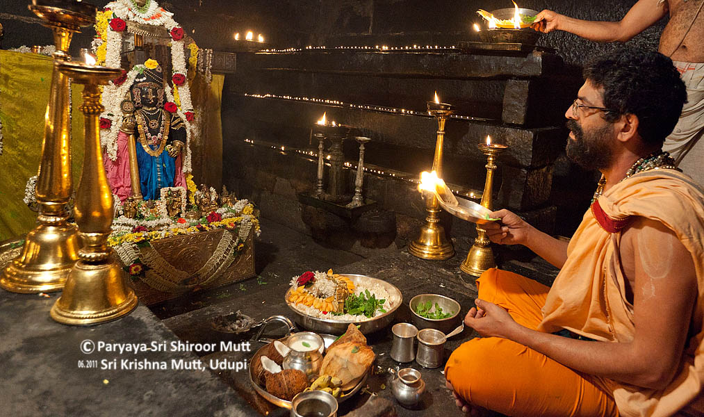 ||Sri Madwacharya||: special pics during shiroor mutt paryaya