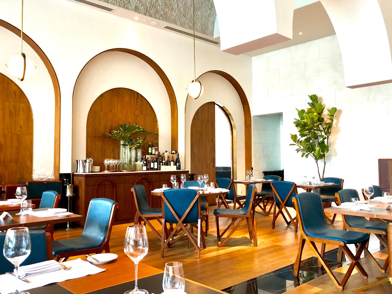 Some Like it Haute: Origin Bar & Grill, Shangri La Hotel