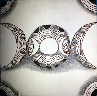 Doing it Differently: Adventures in Monotangles #16 – Crescent Moon